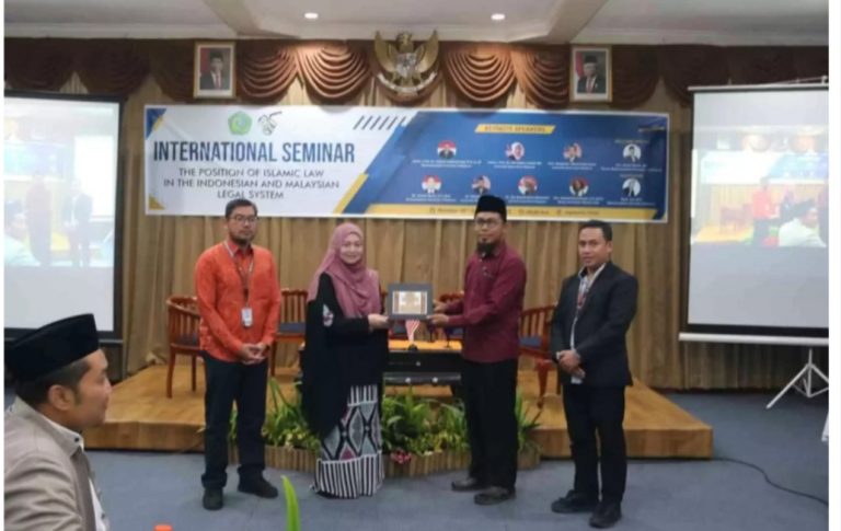 Seminar Internasional ‘Posisi Hukum Islam Dalam Sistem Hukum Indonesia ...